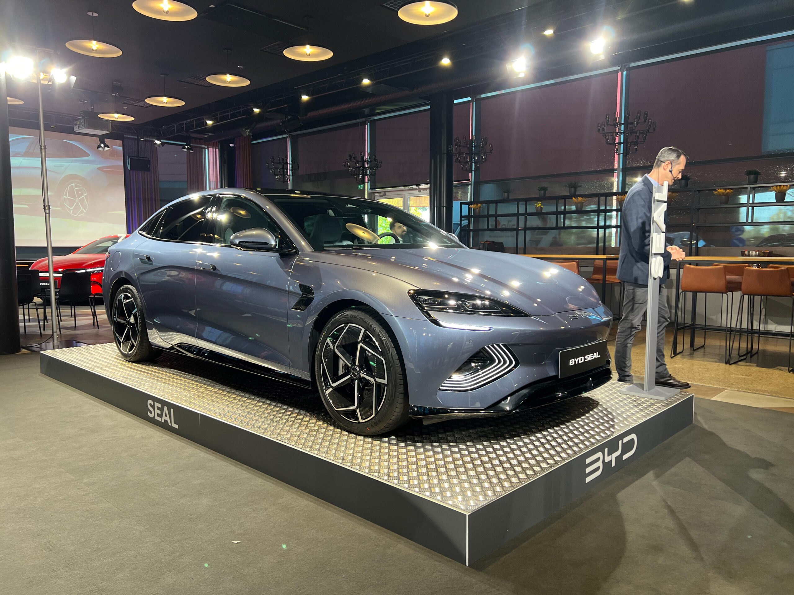 BYD:n uusien mallien Dolphin ja Seal ensiesittely - Testausauto